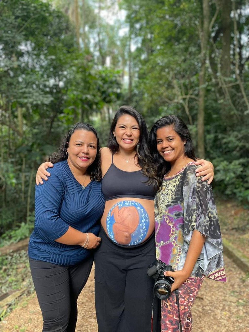 Grávida, ex-chiquitita Vivian Nagura faz ensaio na reta final da ...