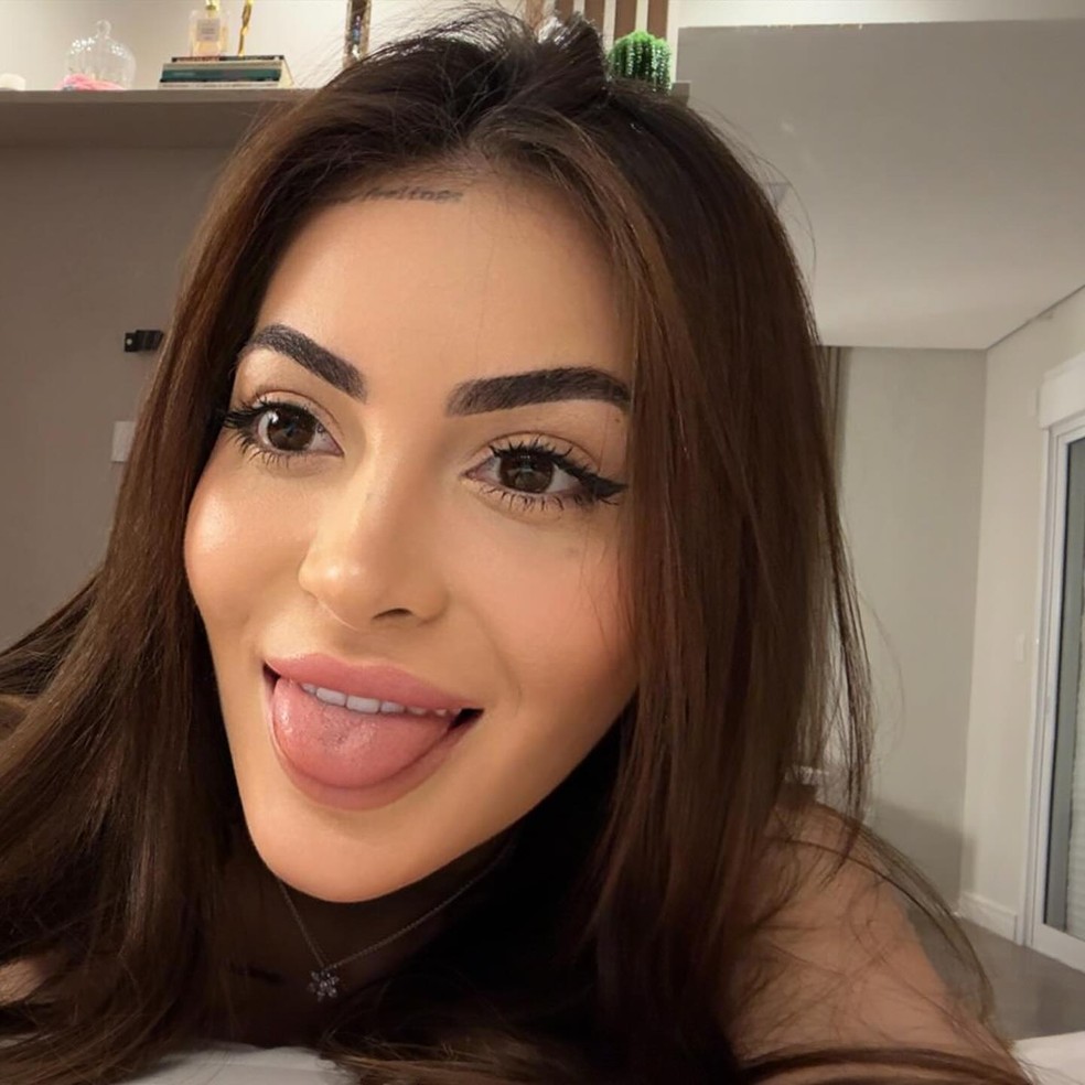 Andressa Urach assume namoro e beija muito influenciadora: 'A mulher mais linda é minha'