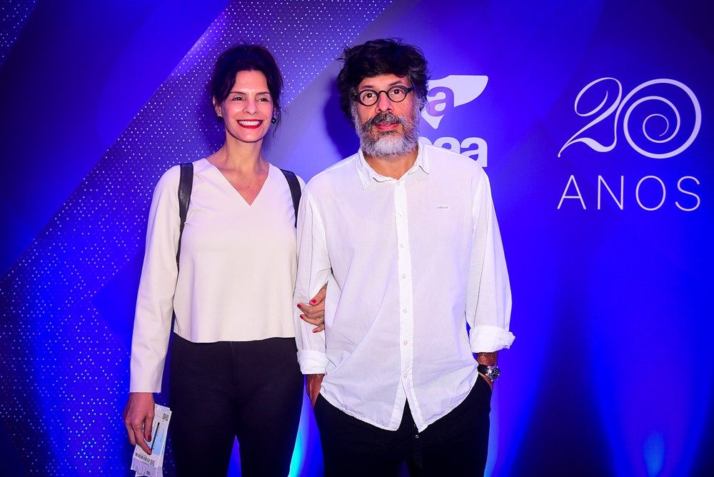 De looks combinados, Helena Ranaldi e o marido, Daniel Alvim, aparecem ...