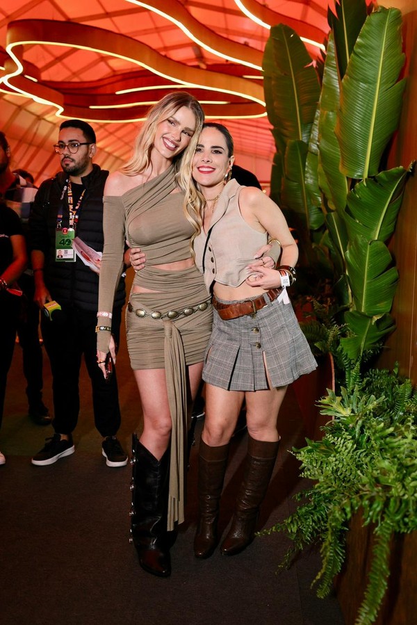 Wanessa Camargo e Yasmin Brunet se empolgam em reencontro no Rock in ...