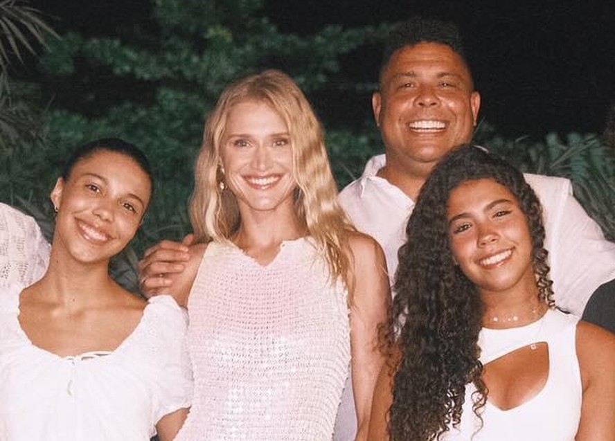 Celina Locks diz que filhas de Ronaldo adoram “invadir” seu closet ...