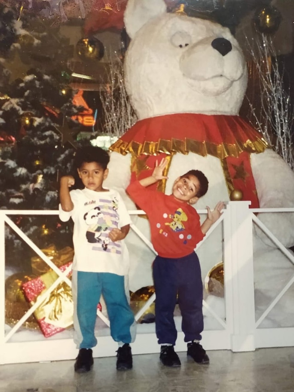 Drayson Menezzes se despede de irmão, que morreu aos 36 anos