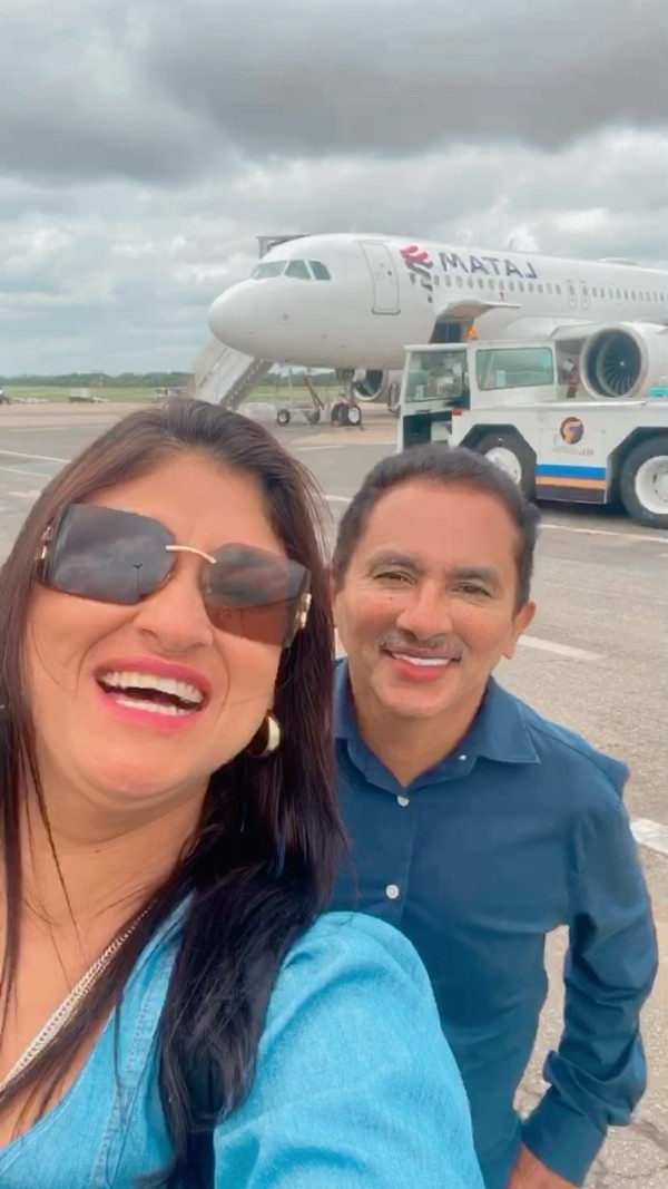 Manoel Gomes, do hit 'Caneta Azul', e esposa anunciam sexo e nome do bebê