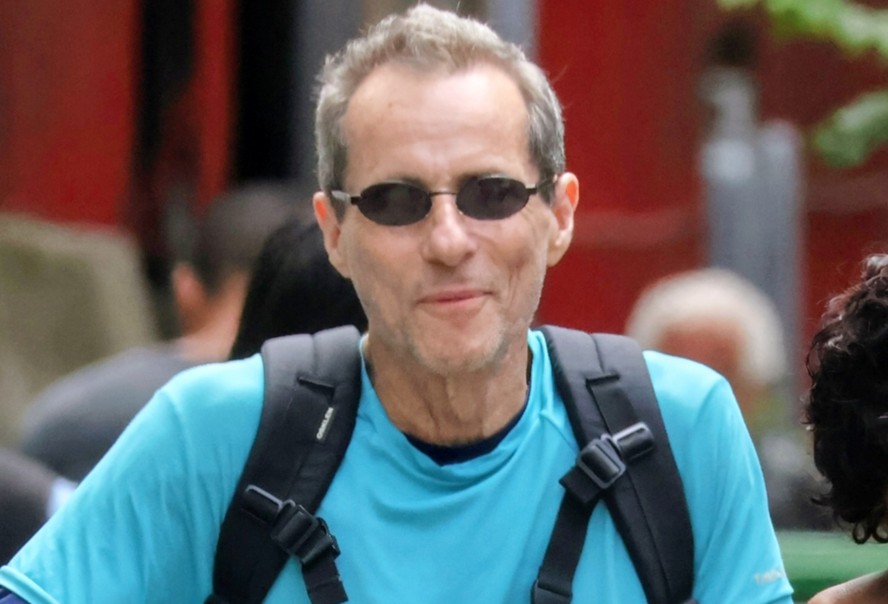 Em tratamento contra câncer, Tony Belotto, do Titãs, vai à academia e ...