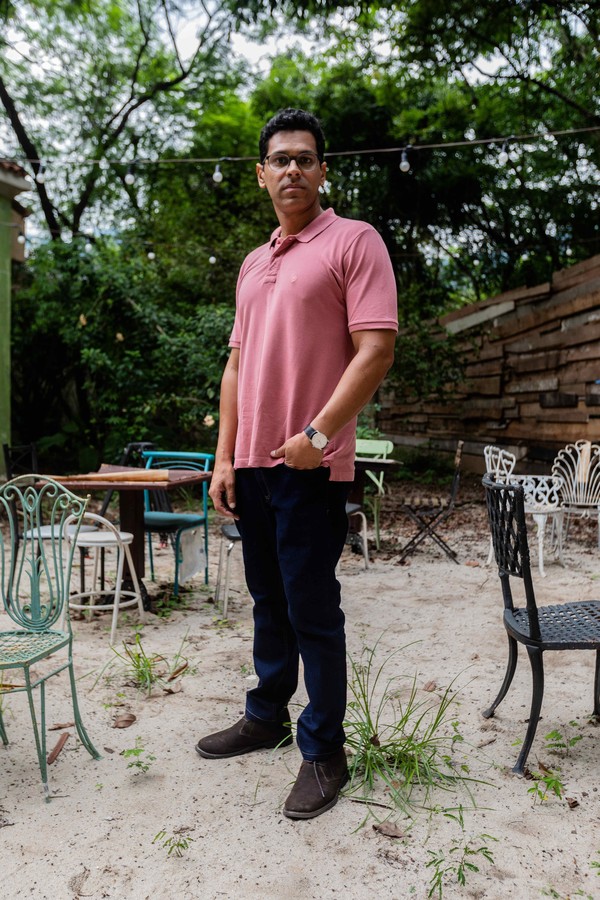 Renan Monteiro avalia sucesso em 'Renascer' e se declara à namorada: 'Admiro tudo nela'