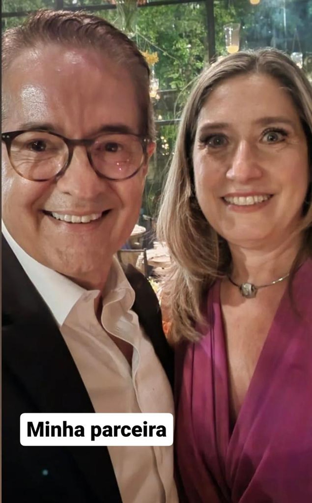 Caco Barcellos se casa com Carla Tilley após 'empurrãozinho' de Ana Maria Braga no 'Mais Você'