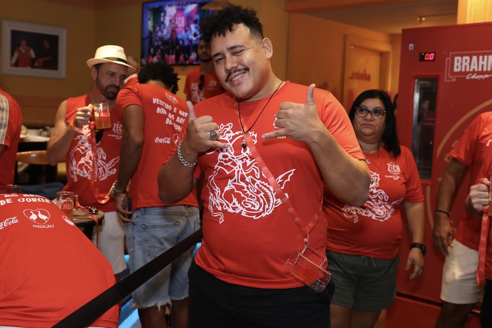 Zeca Pagodinho reúne Karinah, Fióti, Thaissa Carvalho, Helio de la Peña ...