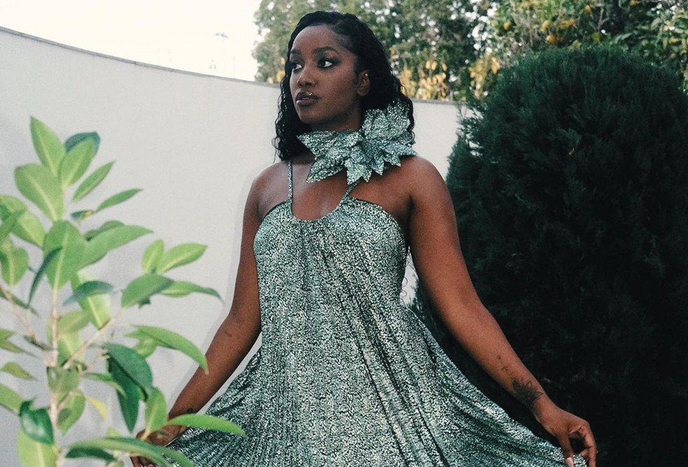 Iza mostra look arrasador para evento do Grammy Latino
