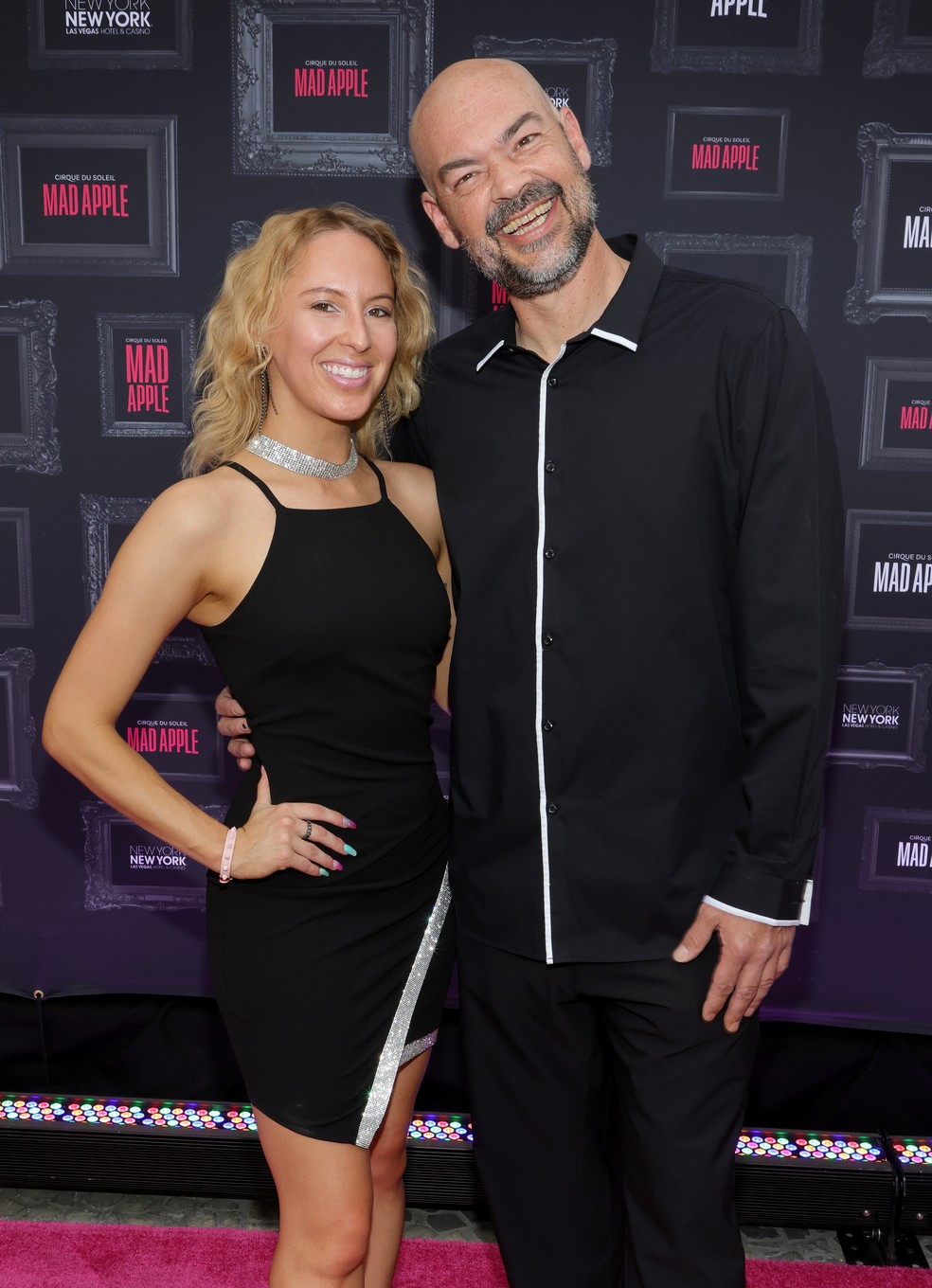 Esposa de ator e produtor é presa acusada de mandar matá-lo, diz site