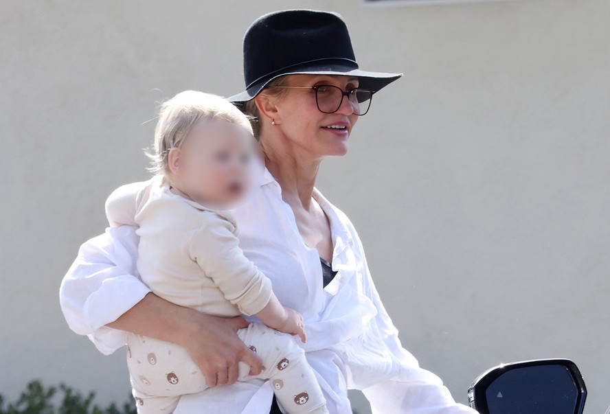 Cameron Diaz faz 1ª vez aparição pública com o caçula, Cardinal