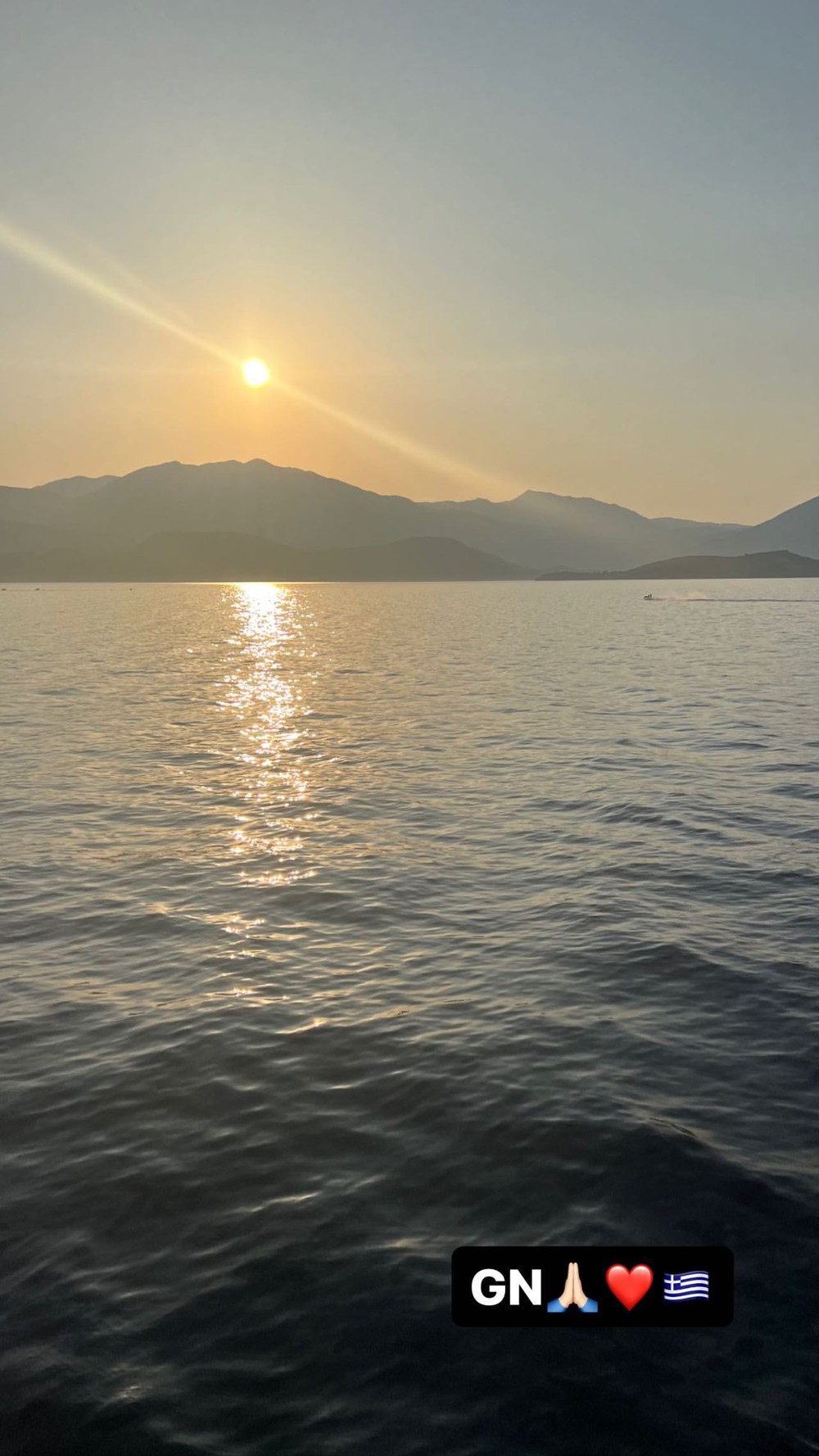 Tom Brady curte a Grécia com Benjamin e Vivian, seus filhos com Gisele ...