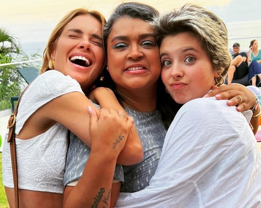 Saiba tudo sobre: Flor Gil