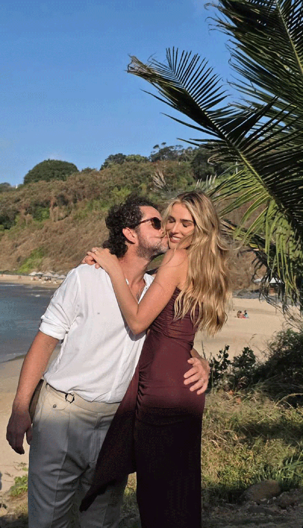 Marco Luque e Jéssica Correia se casam em Fernando de Noronha