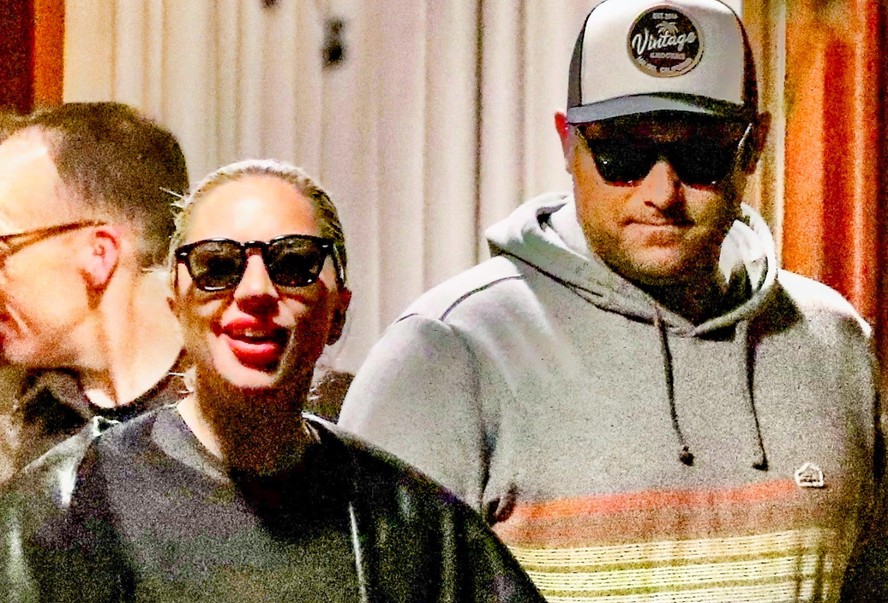 Quem é Michael Polansky, noivo de Lady Gaga que a acompanha no Brasil