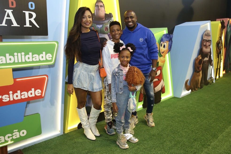 Famosos levam filhos à mostra imersiva no Rio; fotos