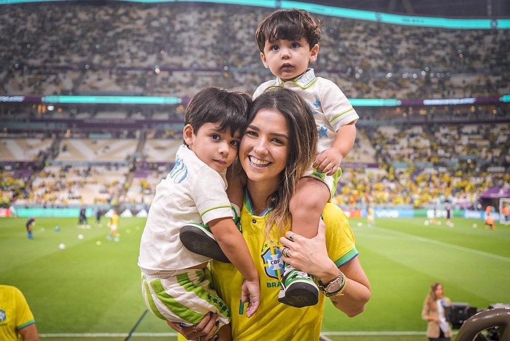 Lucas Paquetá e Duda Fournier fazem tatuagem de casal: 'Uma só carne'