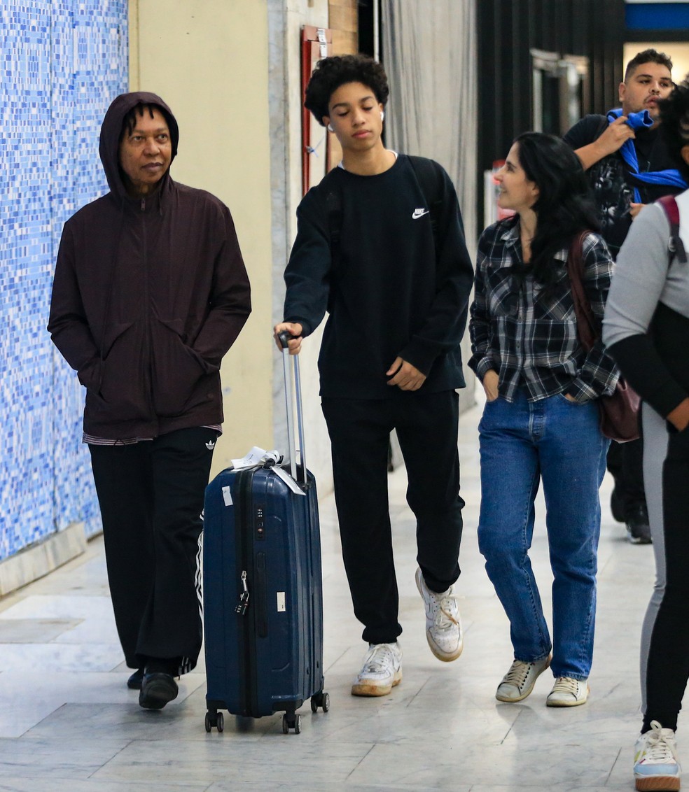 Djavan protagoniza momento fofo ao lado de um de seus cinco filhos e da ...