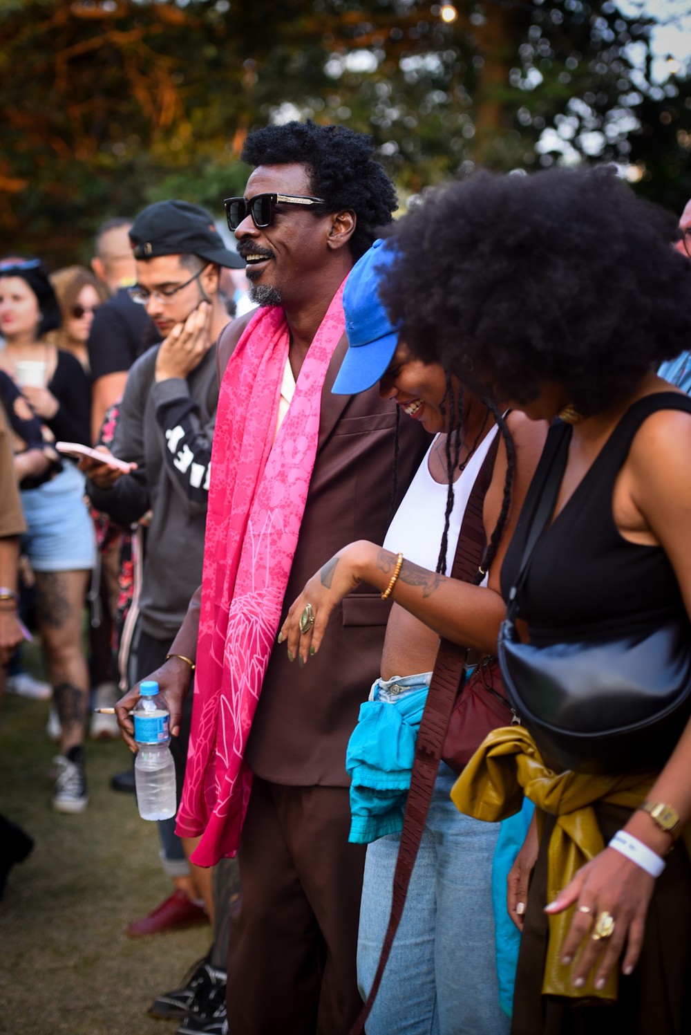 Seu Jorge prestigia show da filha, Flor, em seu primeiro festival em ...