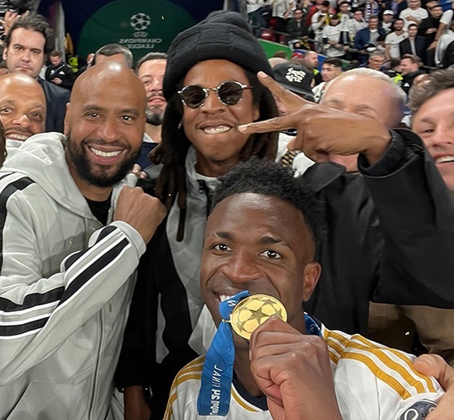Parças? Entenda a amizade entre o jogador Vini Jr. e Jay-Z