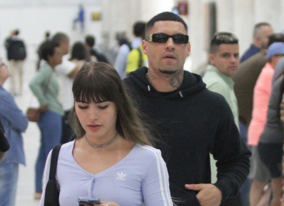 Filipe Ret e Agatha Sá desembarcam juntos no Rio após influenciadora ...