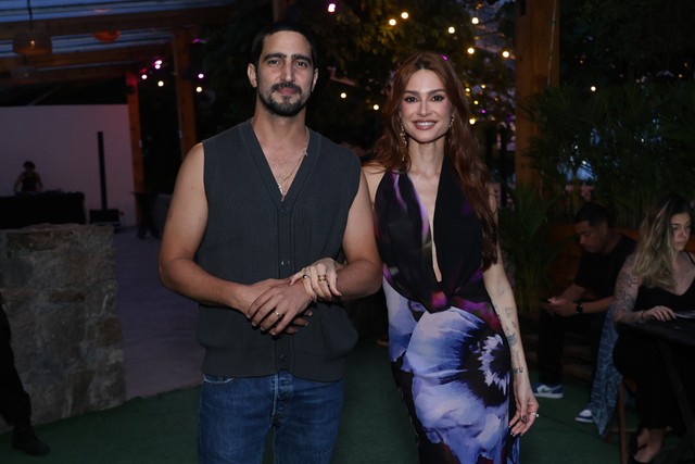 Thaila Ayala recebe timaço de famosos em sua festa de aniversário; vídeos