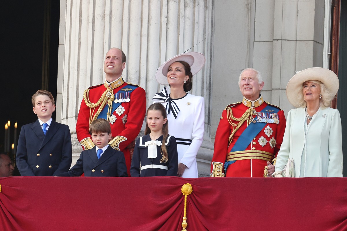Kate Middleton se diverte ao ver Charlotte dando bronca em Louis ...