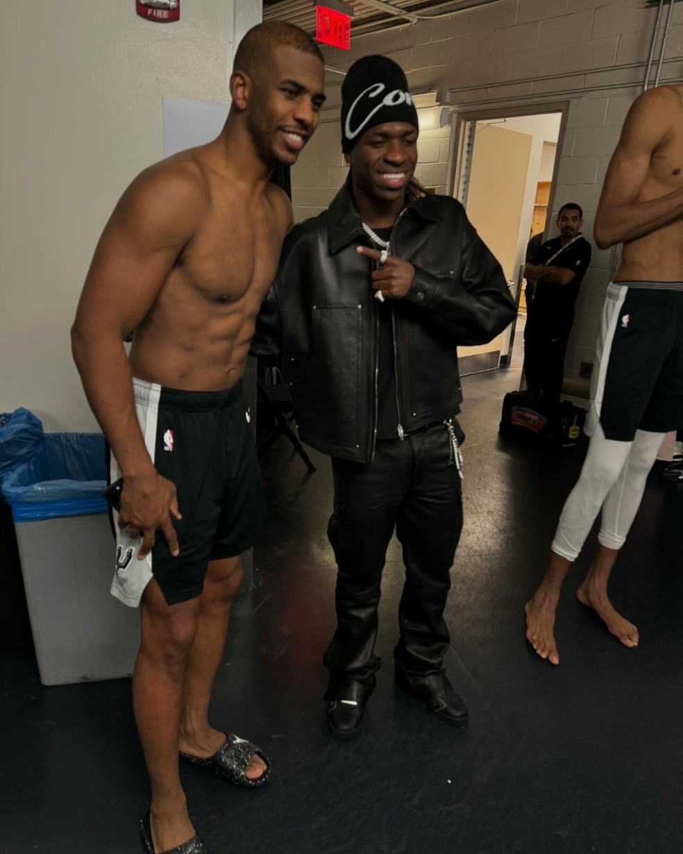 Vini Jr. curte balada com Rihanna e tieta astros da NBA em NY; veja fotos