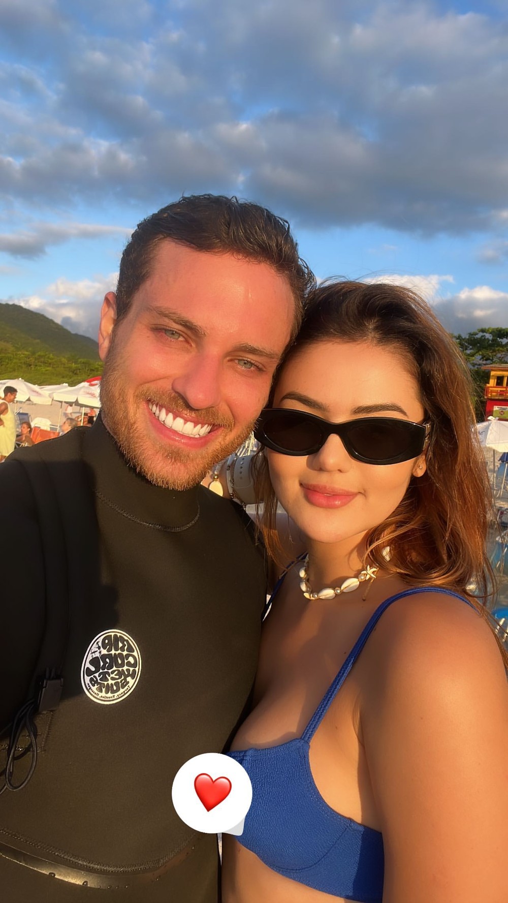 Ex-BBBs Eslo e Lucas completam 1 ano de namoro e bombam na web: 'Eslu Day'