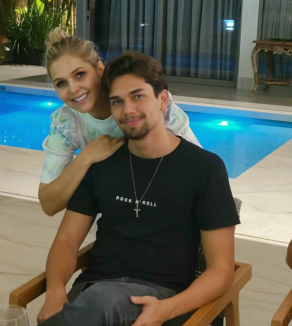 Viúva de Leandro, que já é avó de dois netos, exibe barriga da quinta ...