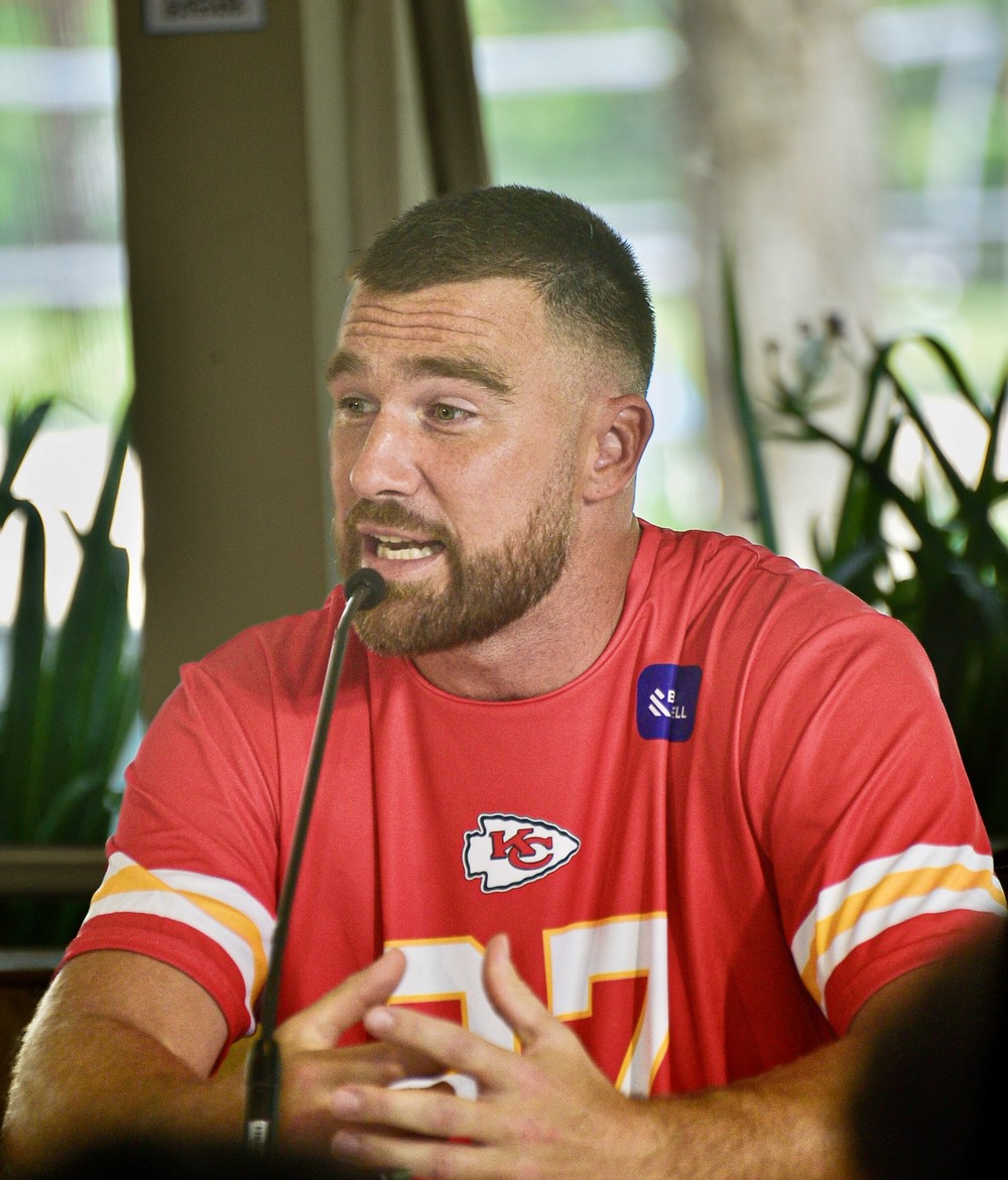 Noivo de Taylor Swift, Travis Kelce se reúne com imprensa em SP: 'A ...