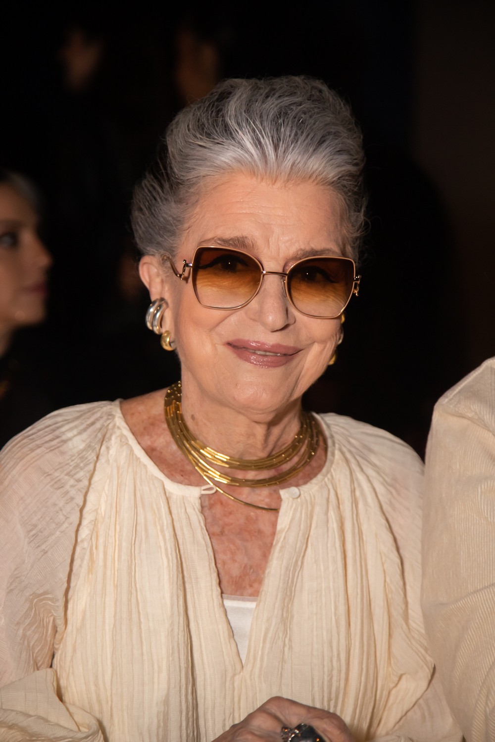 Cleo, Cris Vianna, ex-BBB Tina e mais vão a desfile de Reinaldo ...