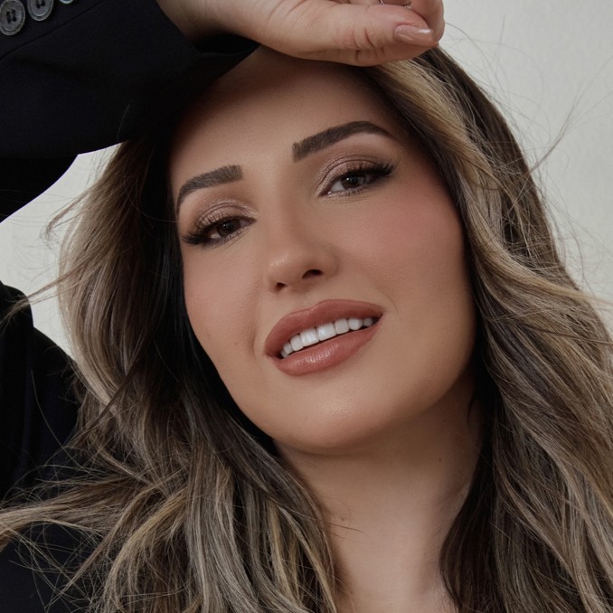 Saiba tudo sobre: Amanda Meirelles