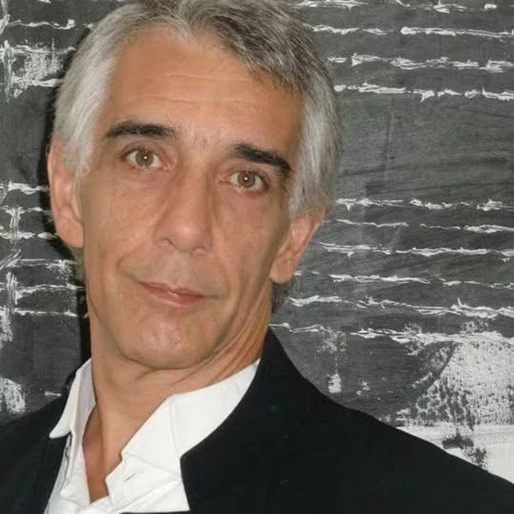 Quem é o mascarado da novela 'A viagem'?