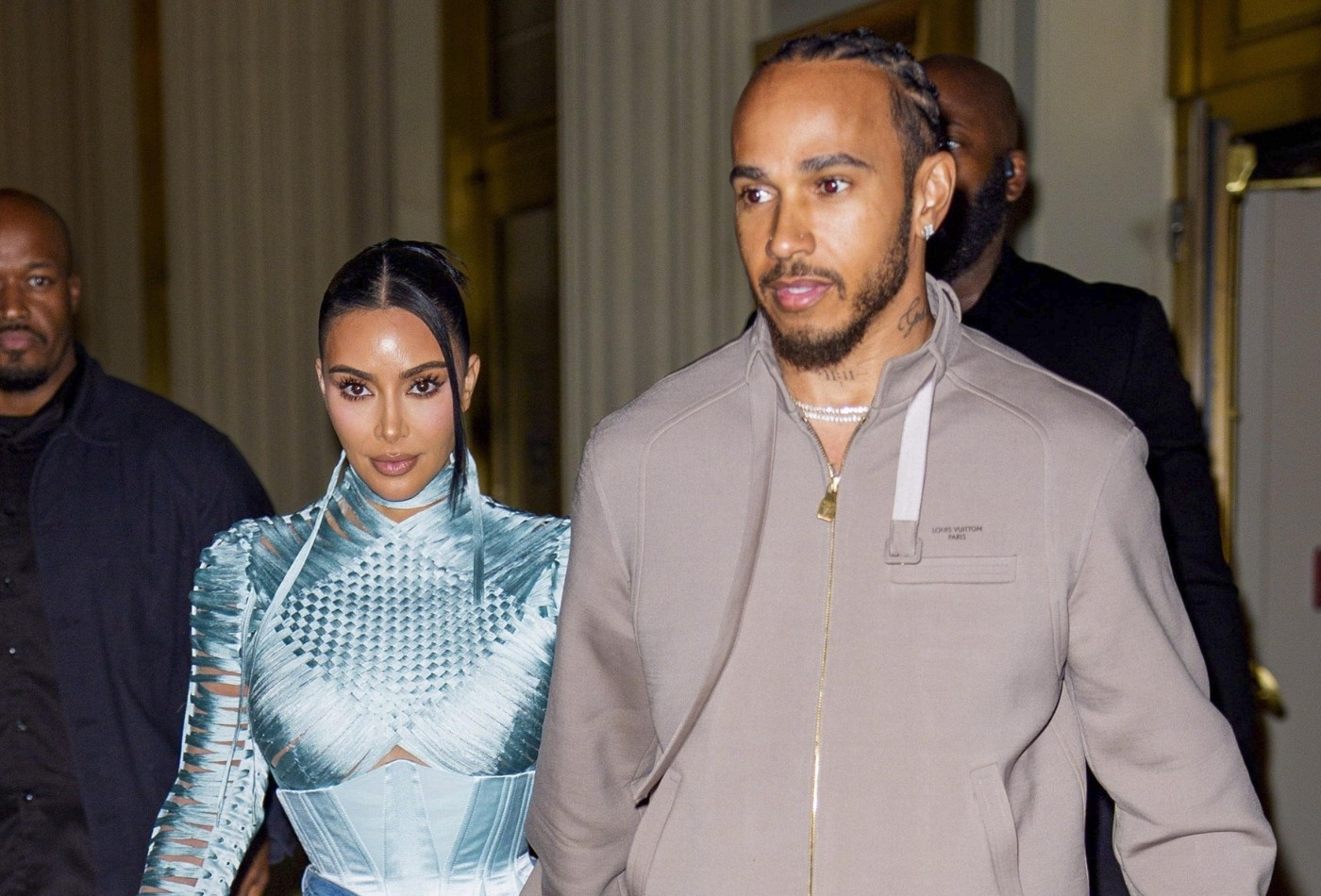 Kim Kardashian e Lewis Hamilton surgem de mãos dadas após irem ao ...