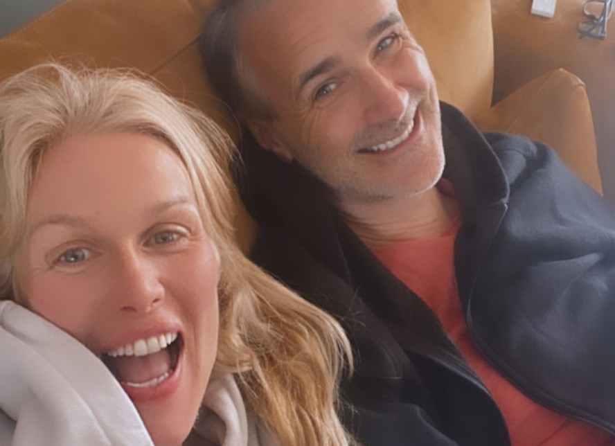 Ludmila Dayer assiste ao jogo entre EUA e Inglaterra em aparição ...