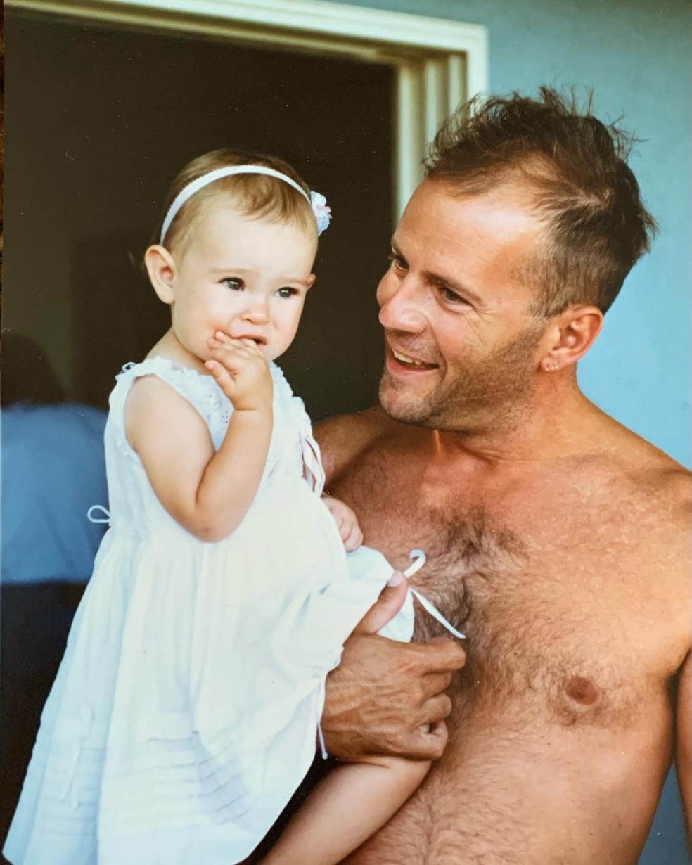 'Saudades do meu pai', diz filha de Bruce Willis, diagnosticado com ...