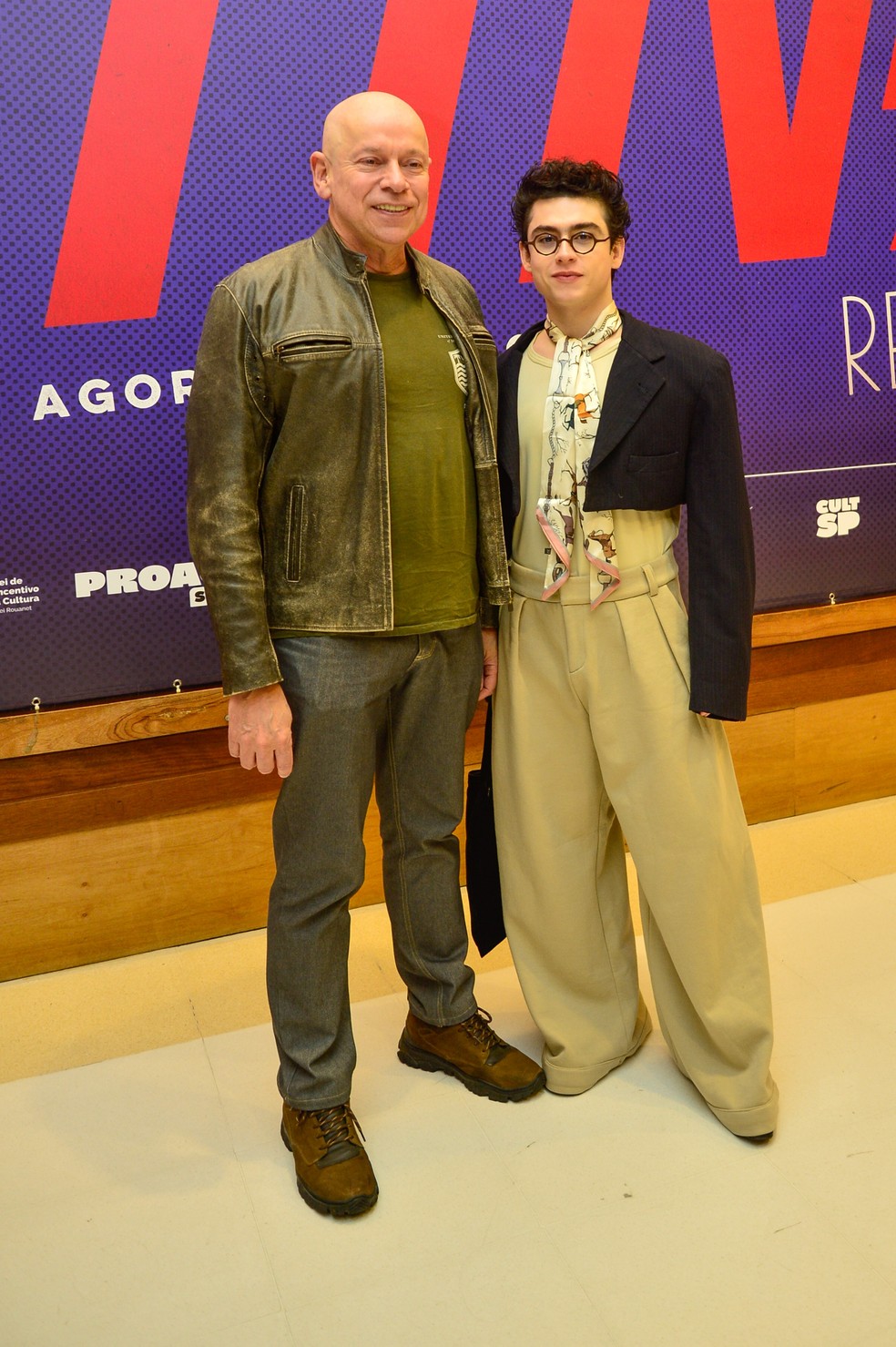 Leandro Karnal faz aparição rara com o marido, Vitor Fadul, em noite de ...