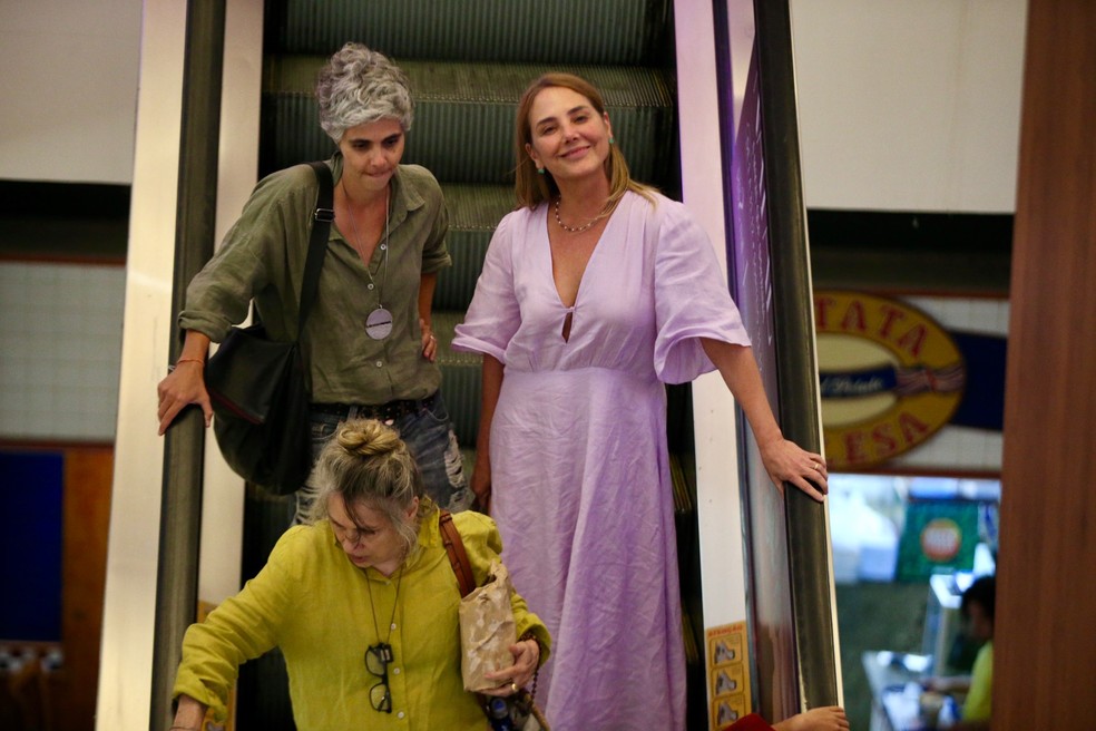 Heloisa Périssé é fotografada pela primeira vez em passeio com a namorada, Leticia Prisco