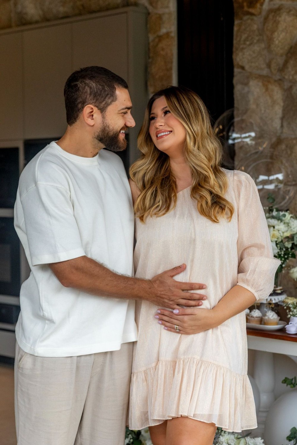 No Dia das Mães, Niina Secrets se emociona em chá revelação de seu ...