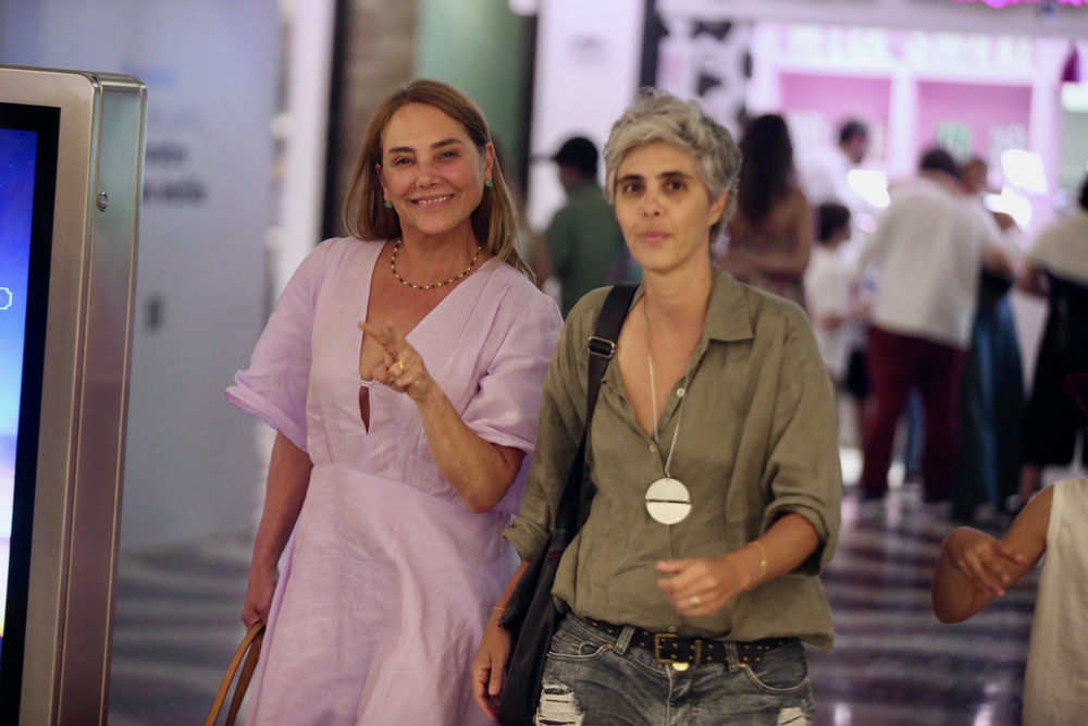 Heloisa Périssé é fotografada pela primeira vez em passeio com a namorada, Leticia Prisco