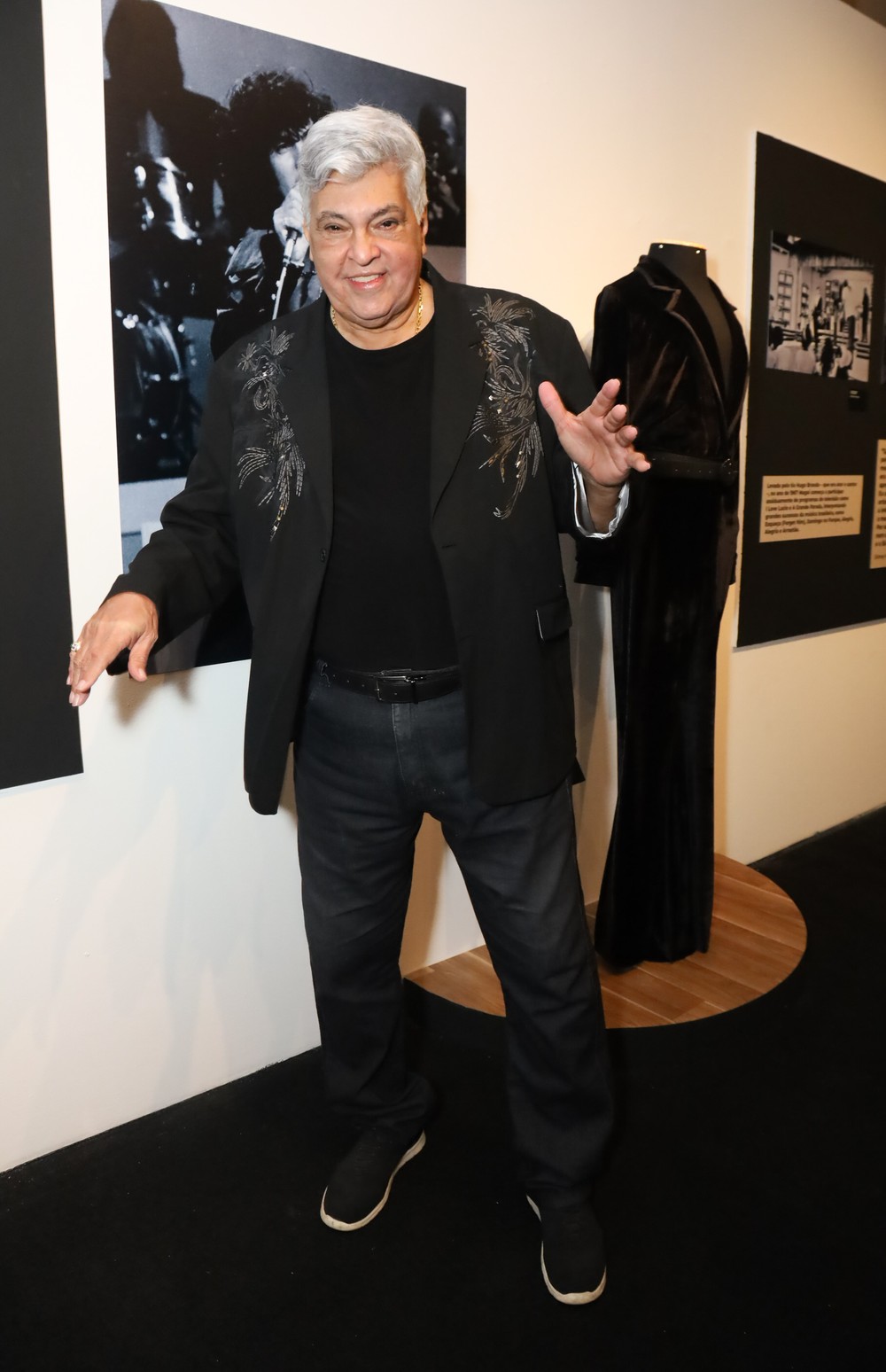 Após AVC, Sidney Magal inaugura exposição em sua homenagem no ...