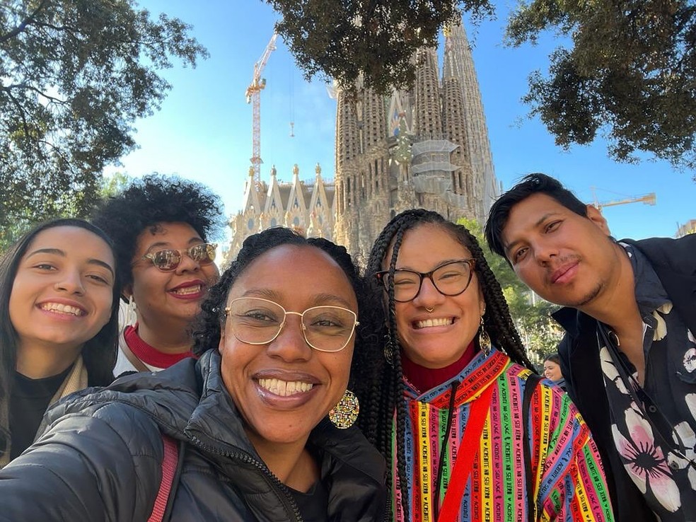 Déia Freitas, do 'Não Inviabilize', é atacada na web após presentear ...