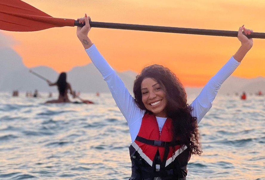 Luane Dias supera trauma e entra no mar pela 1ª vez desde que se afogou ...