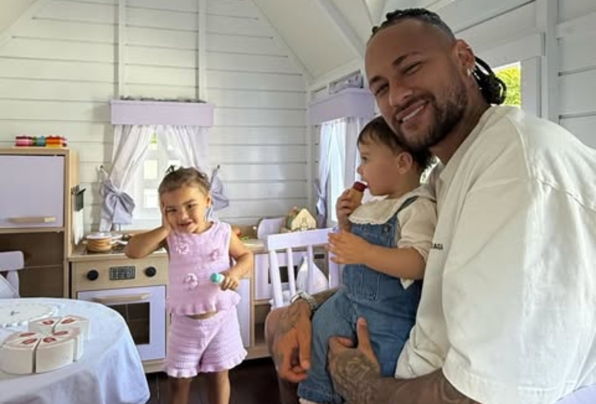 Neymar publica registros fofos de encontro das filhas, Mavie e Helena; veja fotos