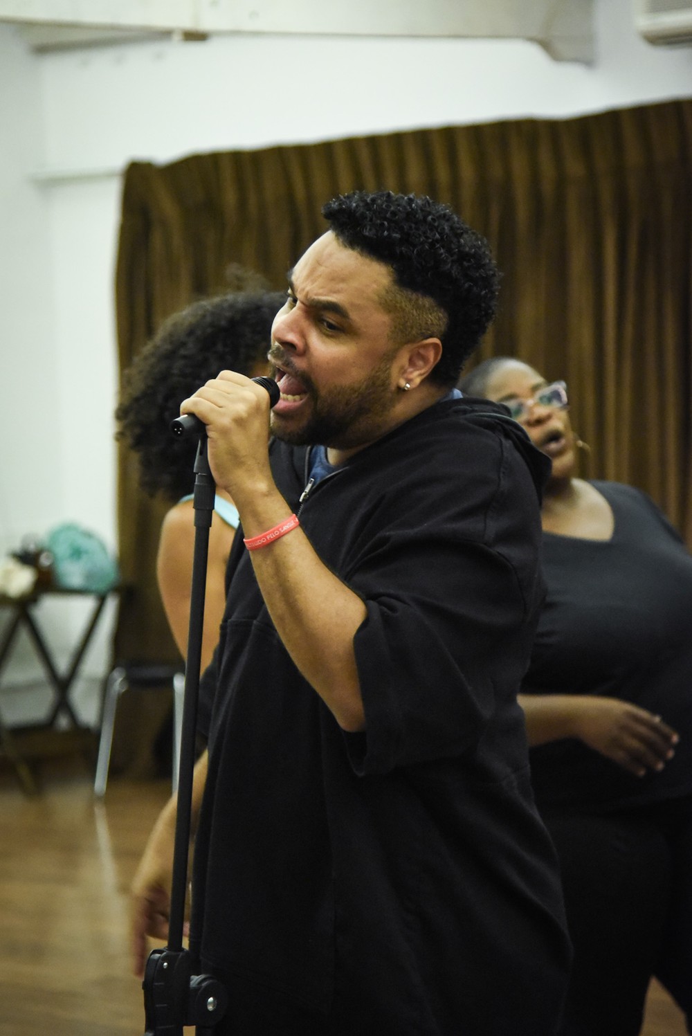 Filho de Tim Maia, Carmelo Maia se encontra com ator que será seu pai ...