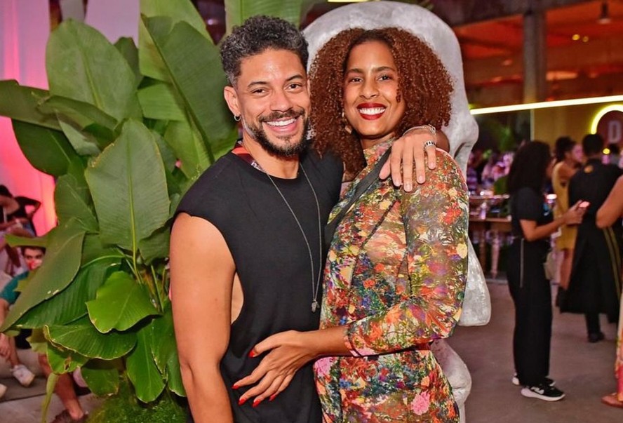 Paulo Lessa emenda terceira novela e fala sobre família: 'Não é fácil, mas a gente tem uma parceria'