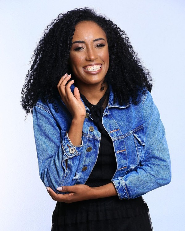 Cantora gospel Sulamita Alves sofre grave acidente de carro