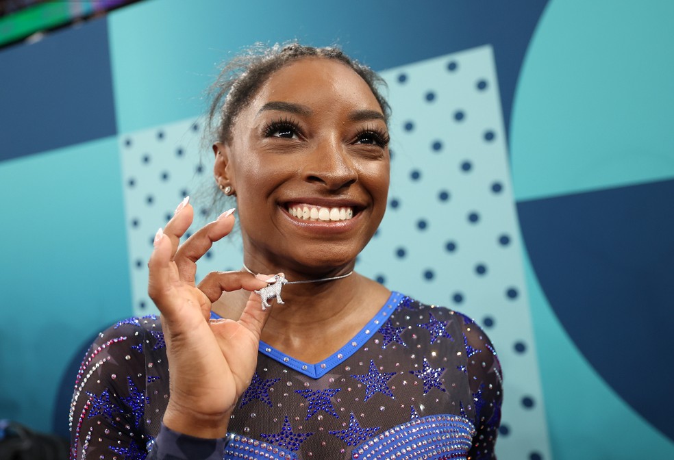 'Não quero mais competir com a Rebeca', diz Simone Biles após ouro nas ...