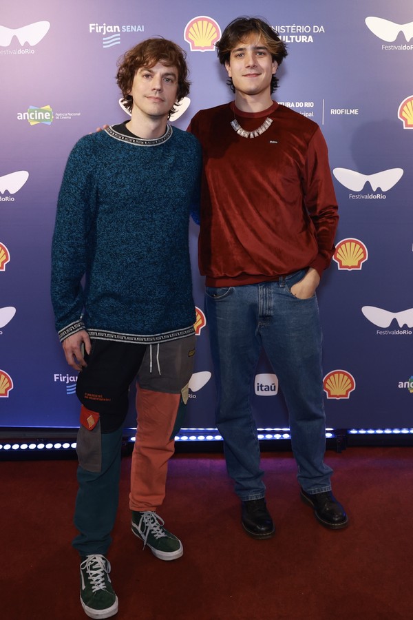 Luciano Huck prestigia com a família irmão cineasta e seu marido no ...