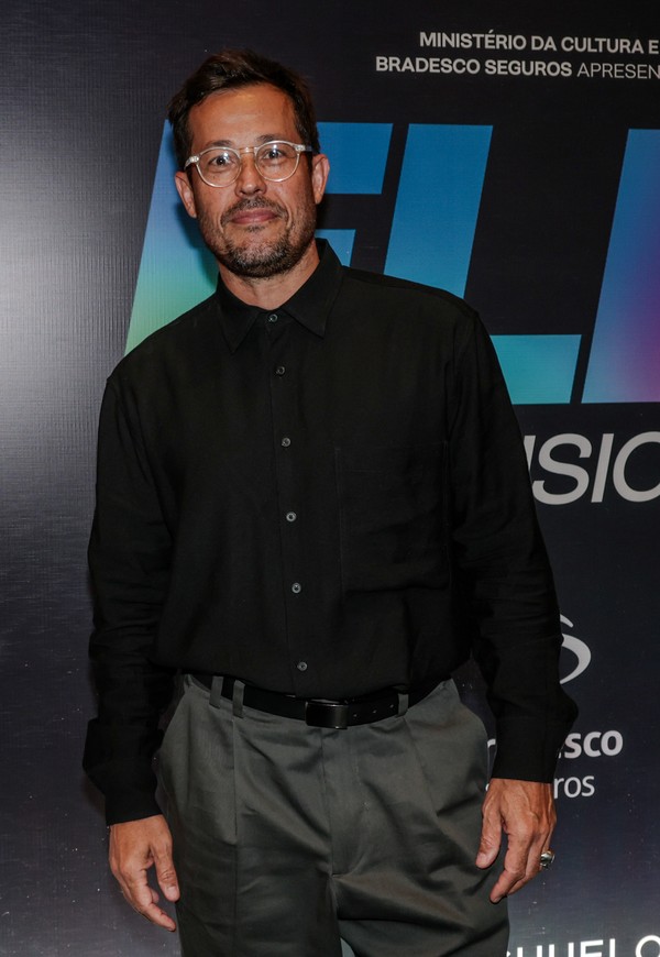 Celebridades marcam presença na estreia de 'Elis, A Musical' em São Paulo